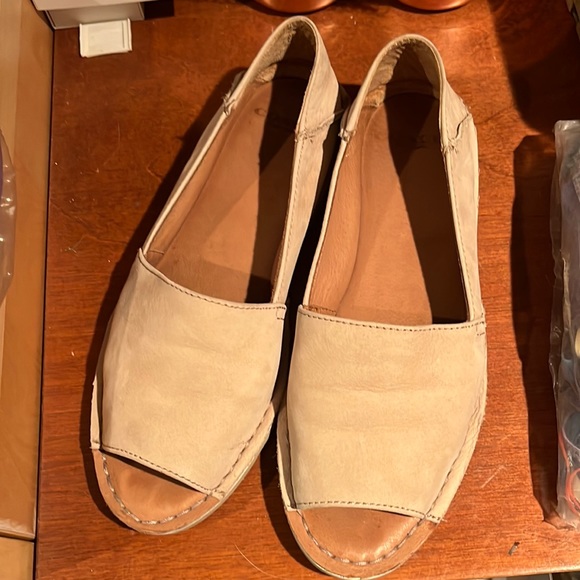 Coach | Shoes | Coach Lydia Leather Open Toe Shoe Flats Size 7 | Poshmark